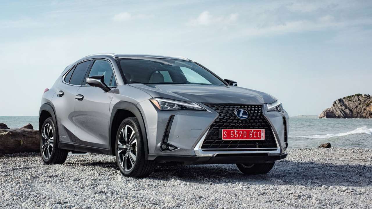 Svolávací akce Lexus UX (2024) elektronika, havárie